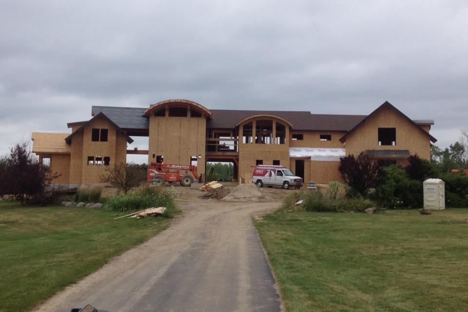 Timber Frames vs. Log Homes: Why Timber Framing Comes Out on Top - Timbercraft Blog